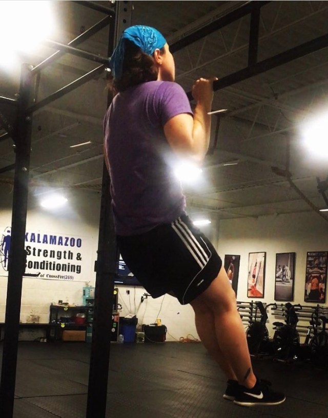 “Attack The Bar” Pull-Up Program Success Story: Lisa V. | Goddess Fit